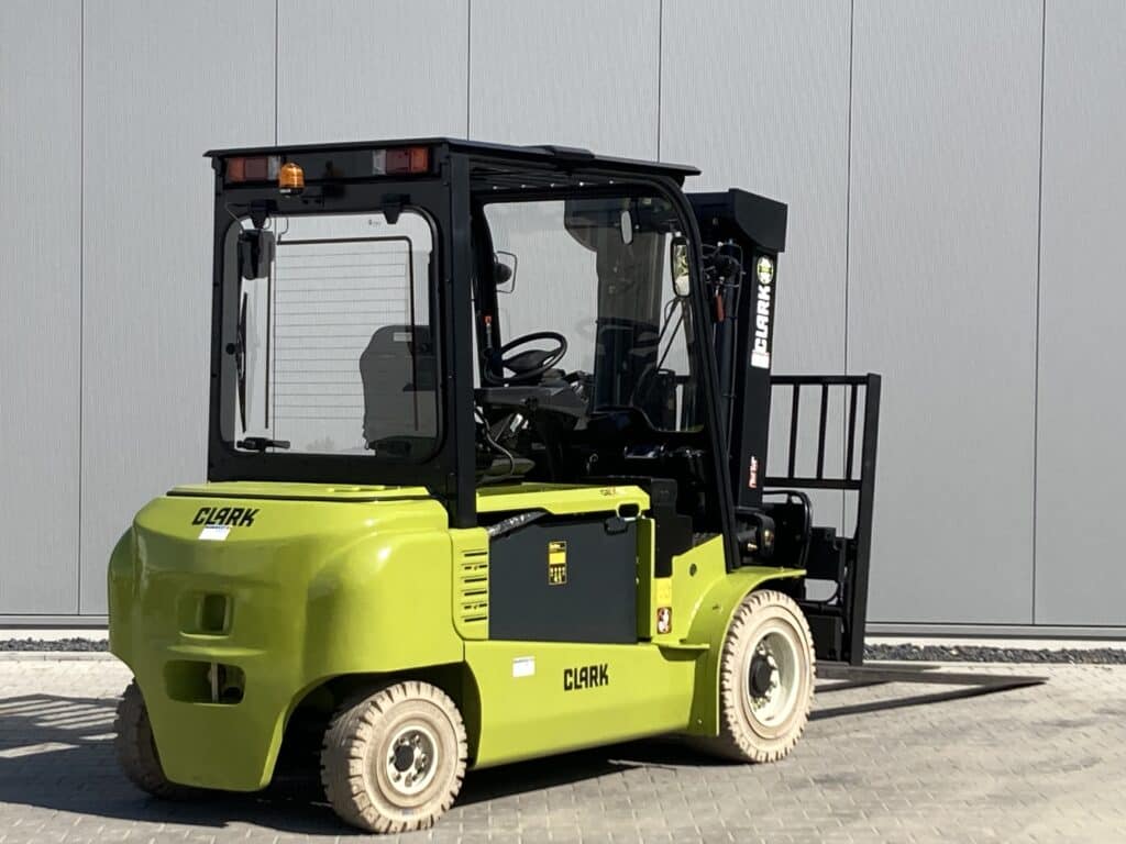 Elektro 4 Rad CLARK GEX 50 - GABELSTAPLER & GABELSTAPLER SERVICE in ...