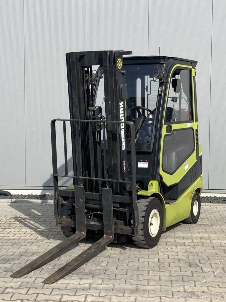 Treibgasstapler CLARK C 20 s L - GABELSTAPLER & GABELSTAPLER SERVICE in ...